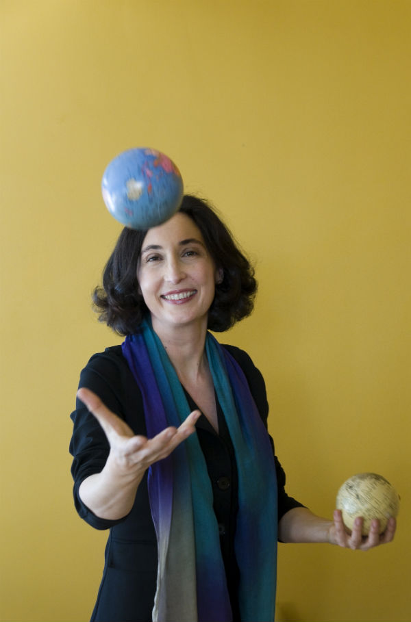 Presentación del libro "El mundo en tus manos" de Elsa Punset | Espacio ...